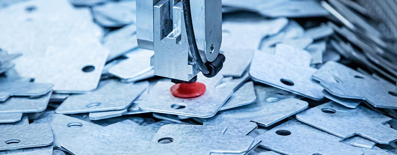 Improve your machine tending process - Pickit 3D - Bin picking sheet ...